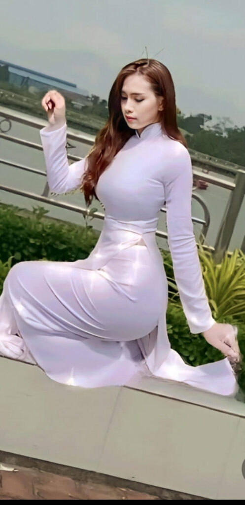 100+ ảnh áo dài mông to của các cô nàng xinh đẹp và nóng bỏng